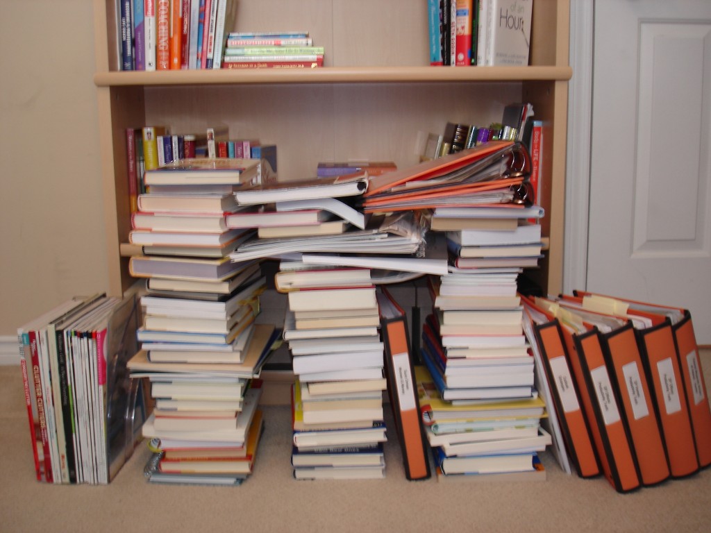 Reclaim Shelf Space and Organize Your Books with a Kindle! - Simply ...